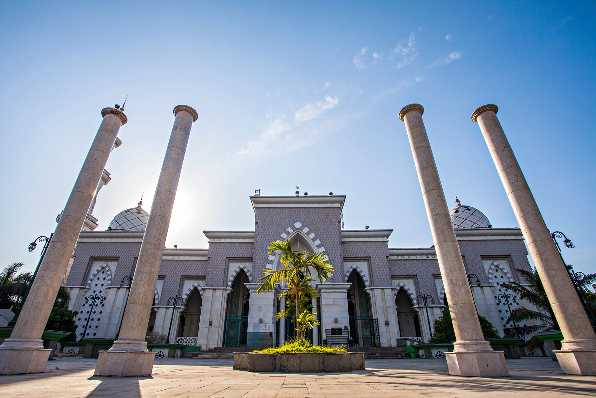 Masjid Raya Makassar Di Makassar Atourin