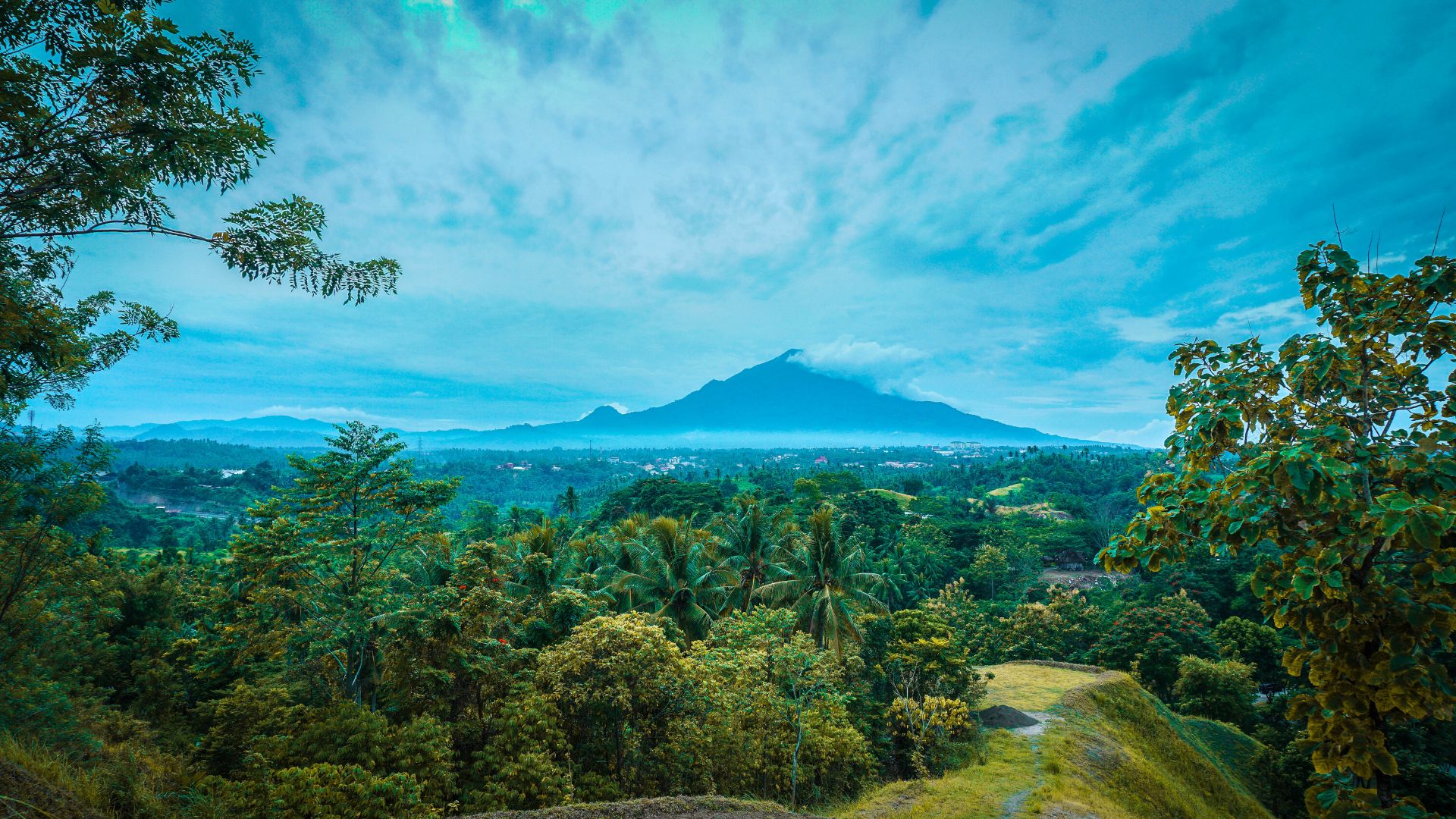 Gunung Klabat di Minahasa Utara | Atourin