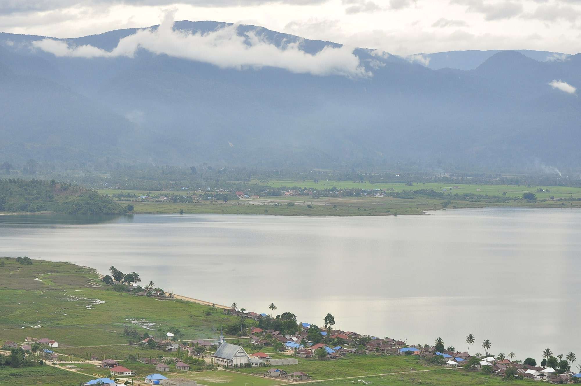 Danau Poso di Poso | Atourin